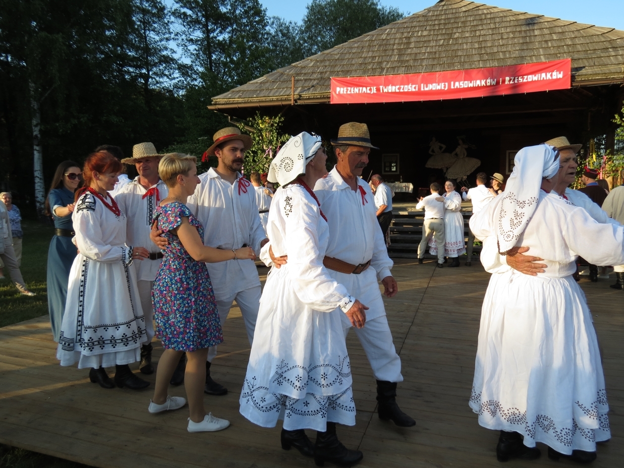 26. Prezentacje Twórczości Ludowej Lasowiaków i Rzeszowiaków - MuzeOn